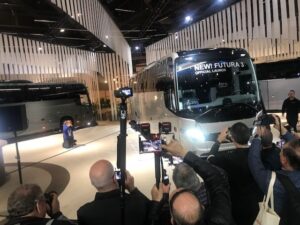 Omzet VDL Groep in 2025 licht gedaald, resultaat hersteld; Omzet Bussen ...